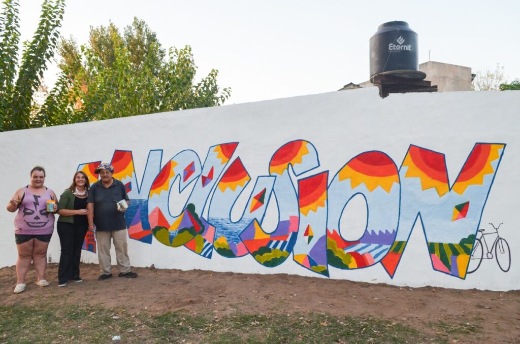 INTERVENCIÓN DE UN MURAL, MÚSICA Y DANZA PARA CELEBRAR EL DÍA MUNICIPAL ...